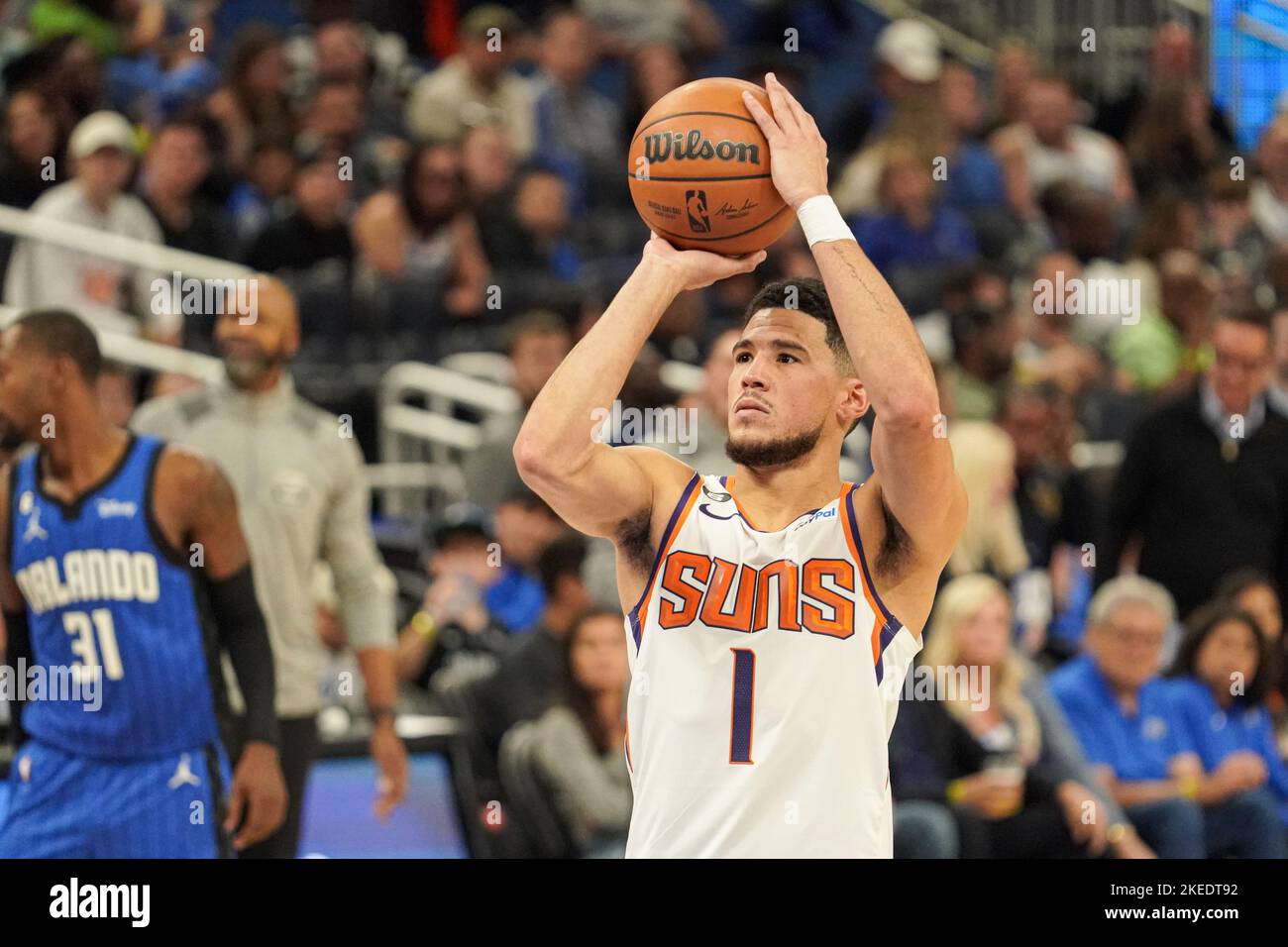 Orlando, Florida, USA, November 7, 2022, Phoenix Suns player Devin ...