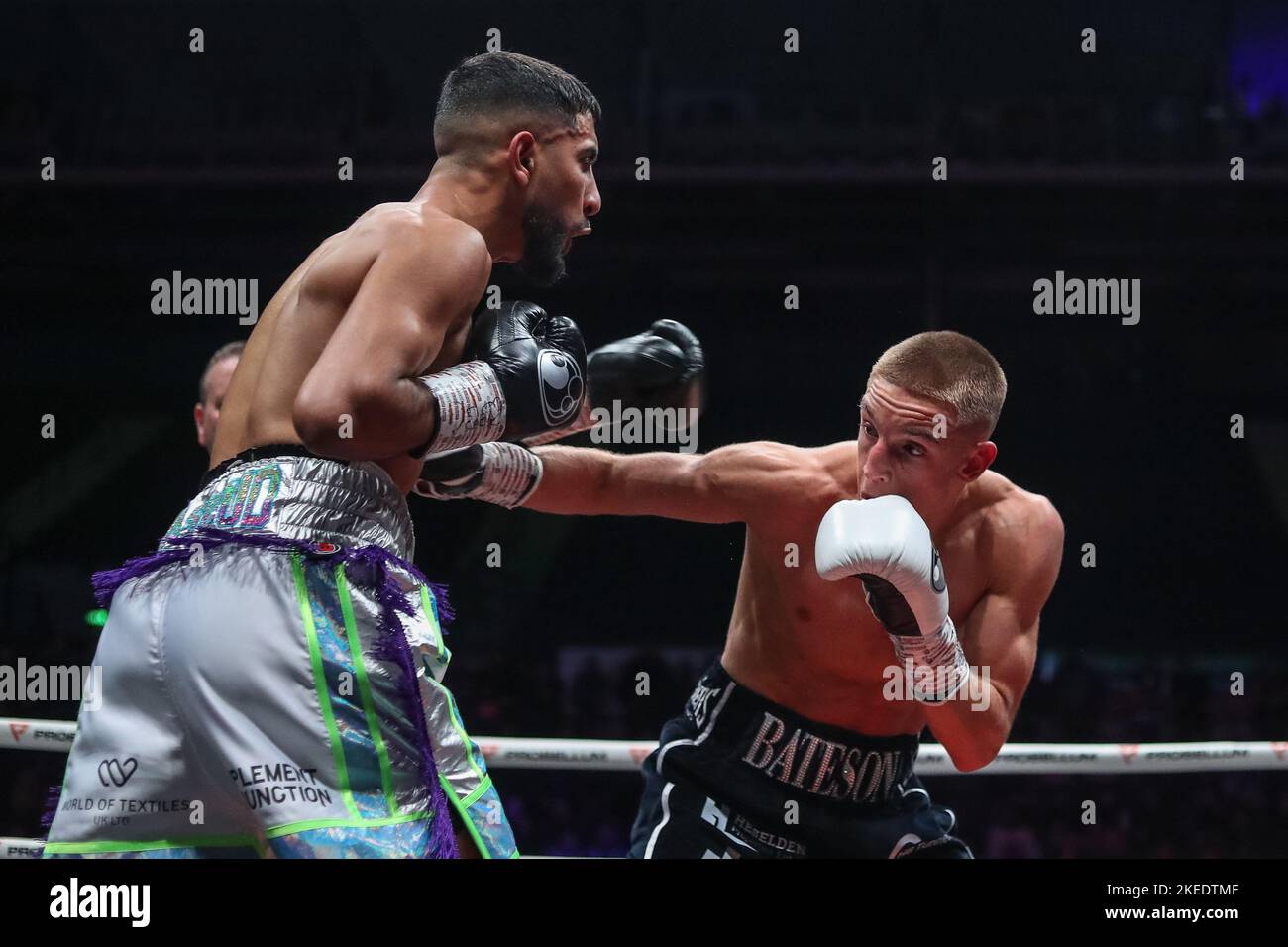 Sheffield, UK. 11th Nov, 2022. Jack Bateson lands a jab in the Jack ...