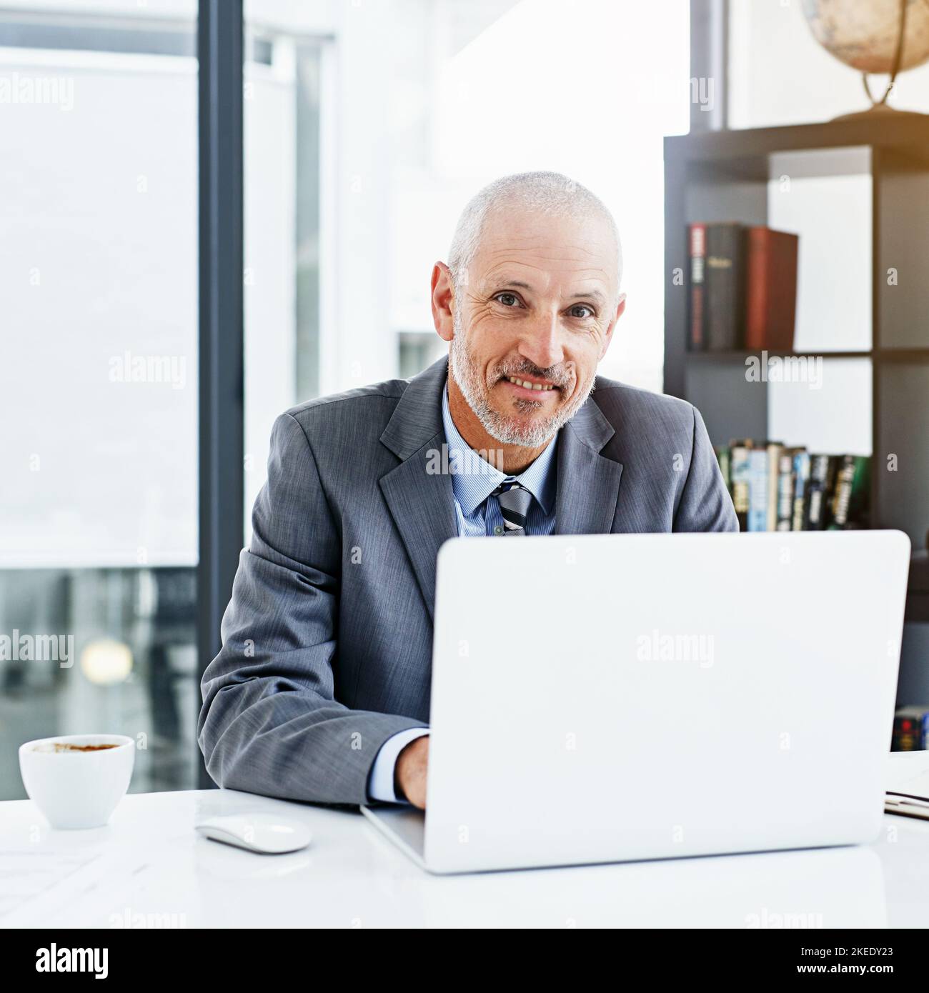 Multitasking employee happy hi-res stock photography and images - Alamy
