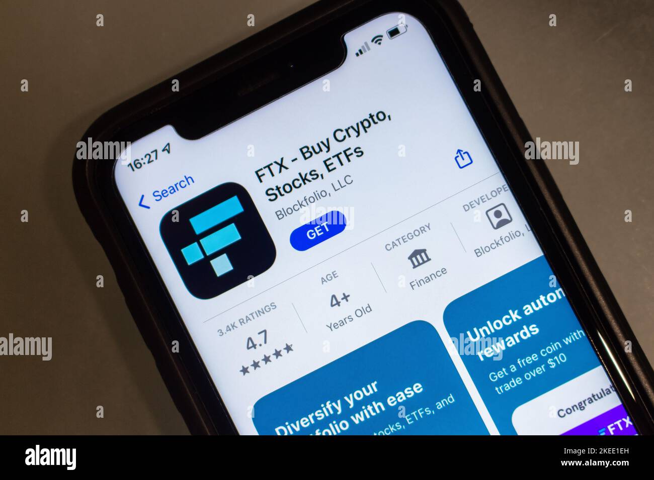 Cryptocurrency platform hi-res stock photography and images - Alamy