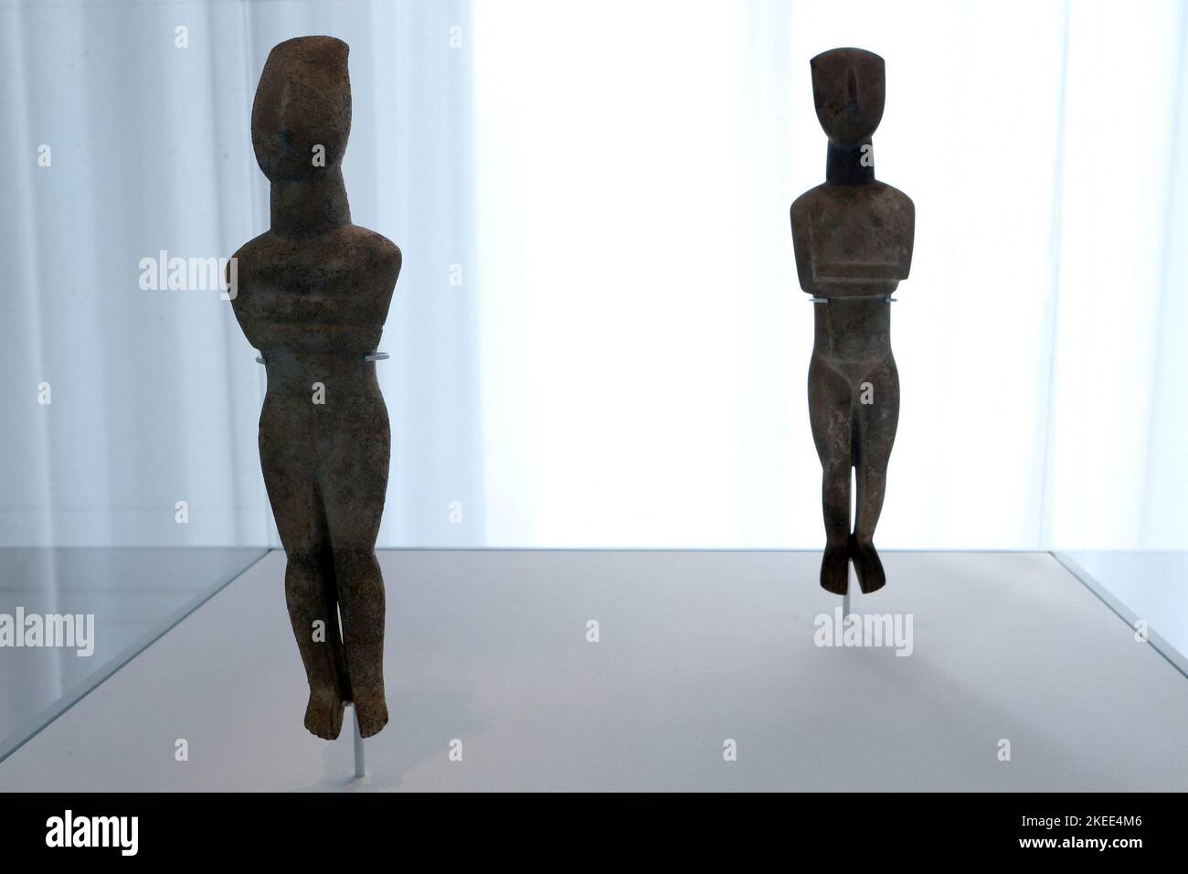 Marble figurines cycladic culture hi-res stock photography and images ...