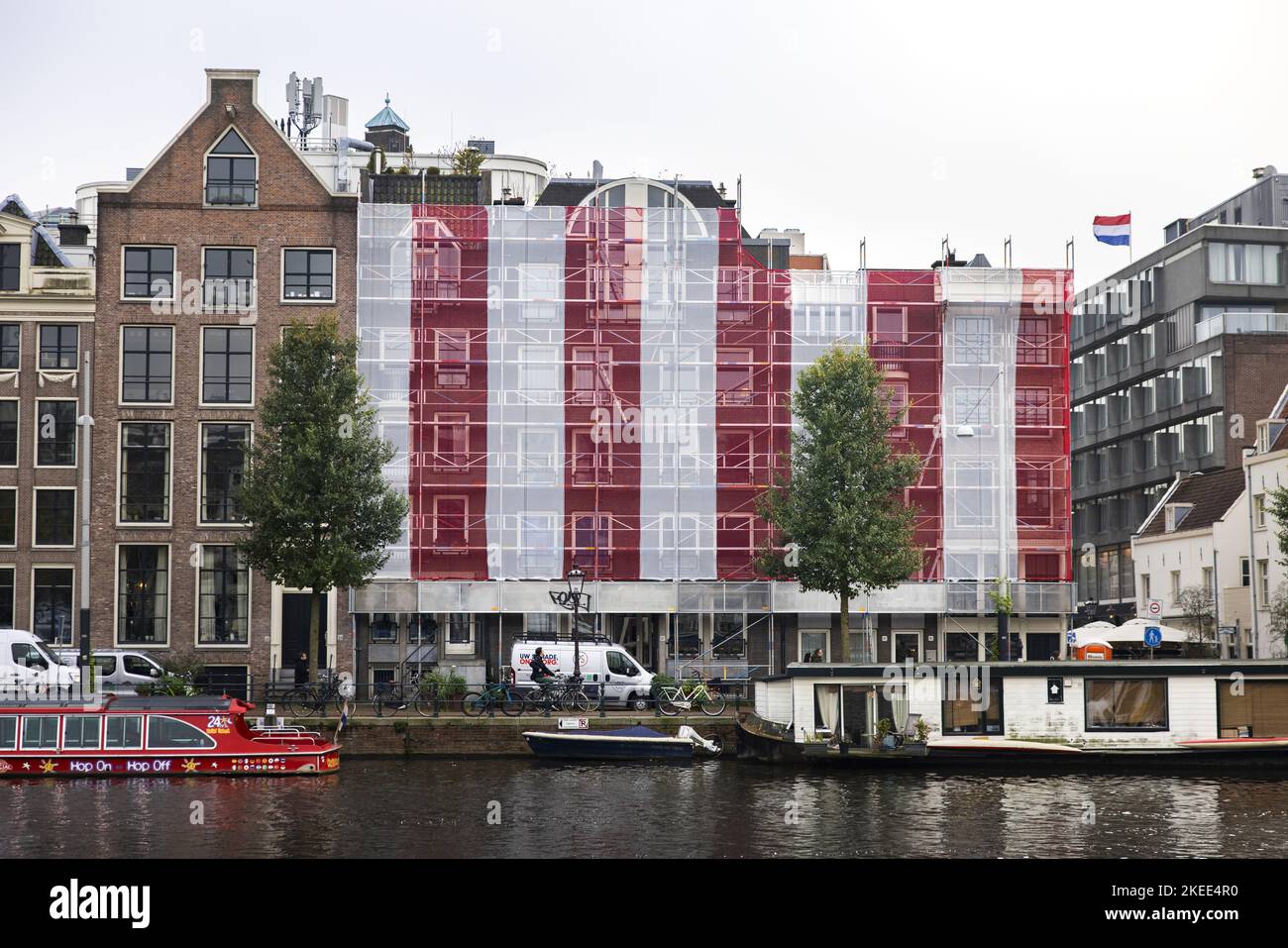 2022-11-11 09:39:47 AMSTERDAM - Scaffolding for homes in the center of ...