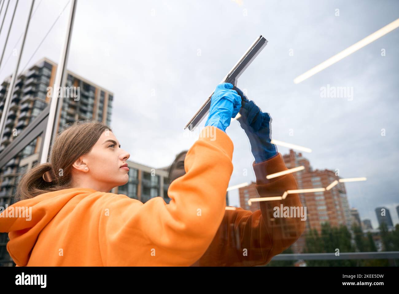 Window washing bucket with a hi-res stock photography and images - Alamy