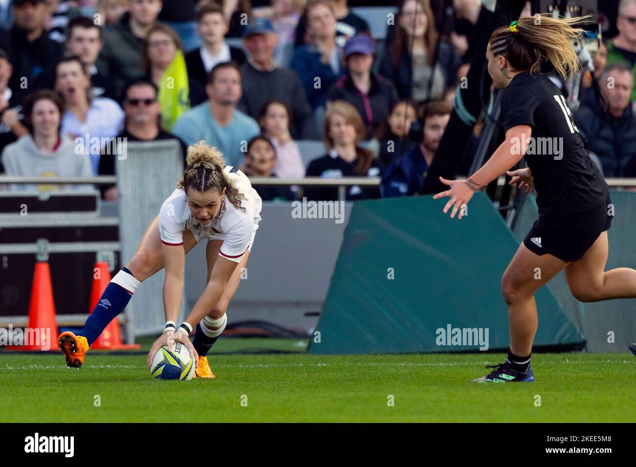 England's Ellie Kildunne scores the opening try during the Women's ...