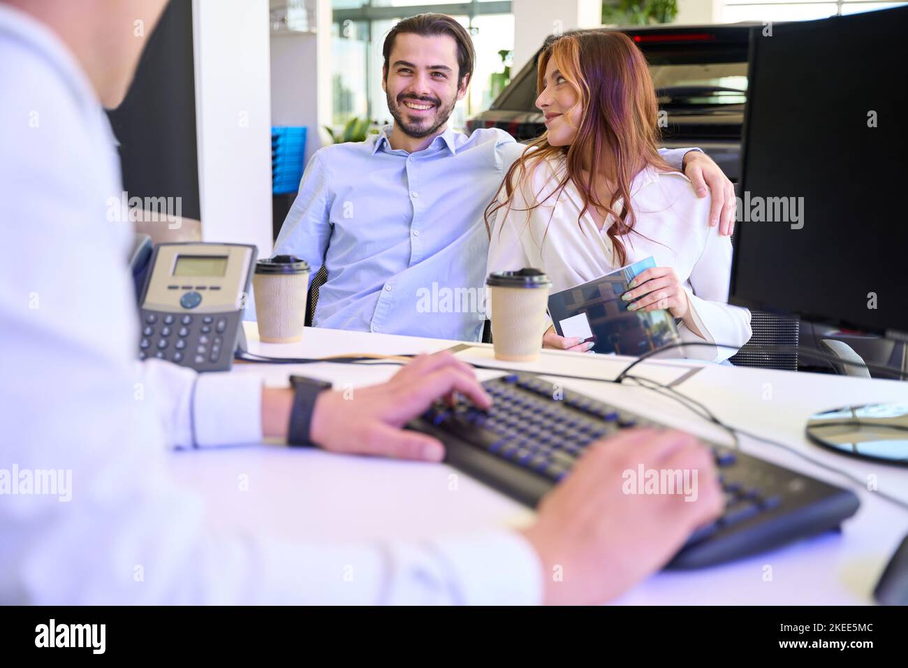 Salesperson and customer computer hi-res stock photography and images ...