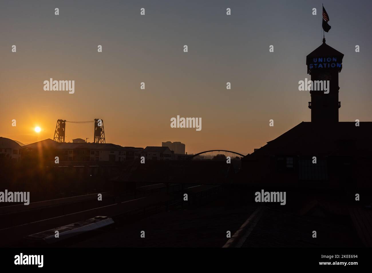 PORTLAND, OREGON, USA - Oct. 15, 2022: Sunrise in Portland. Union ...