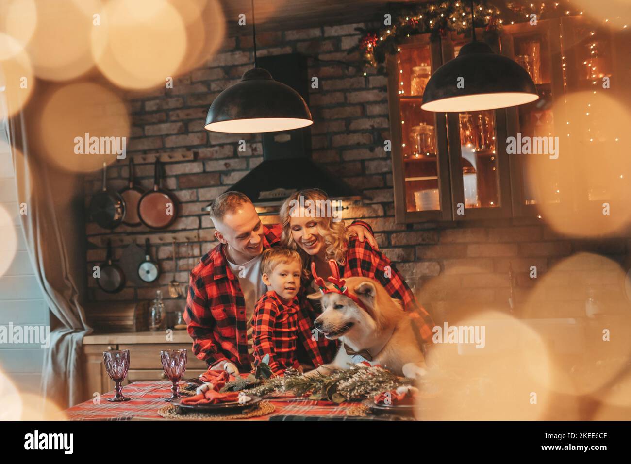 Lifting indulge hi-res stock photography and images - Alamy