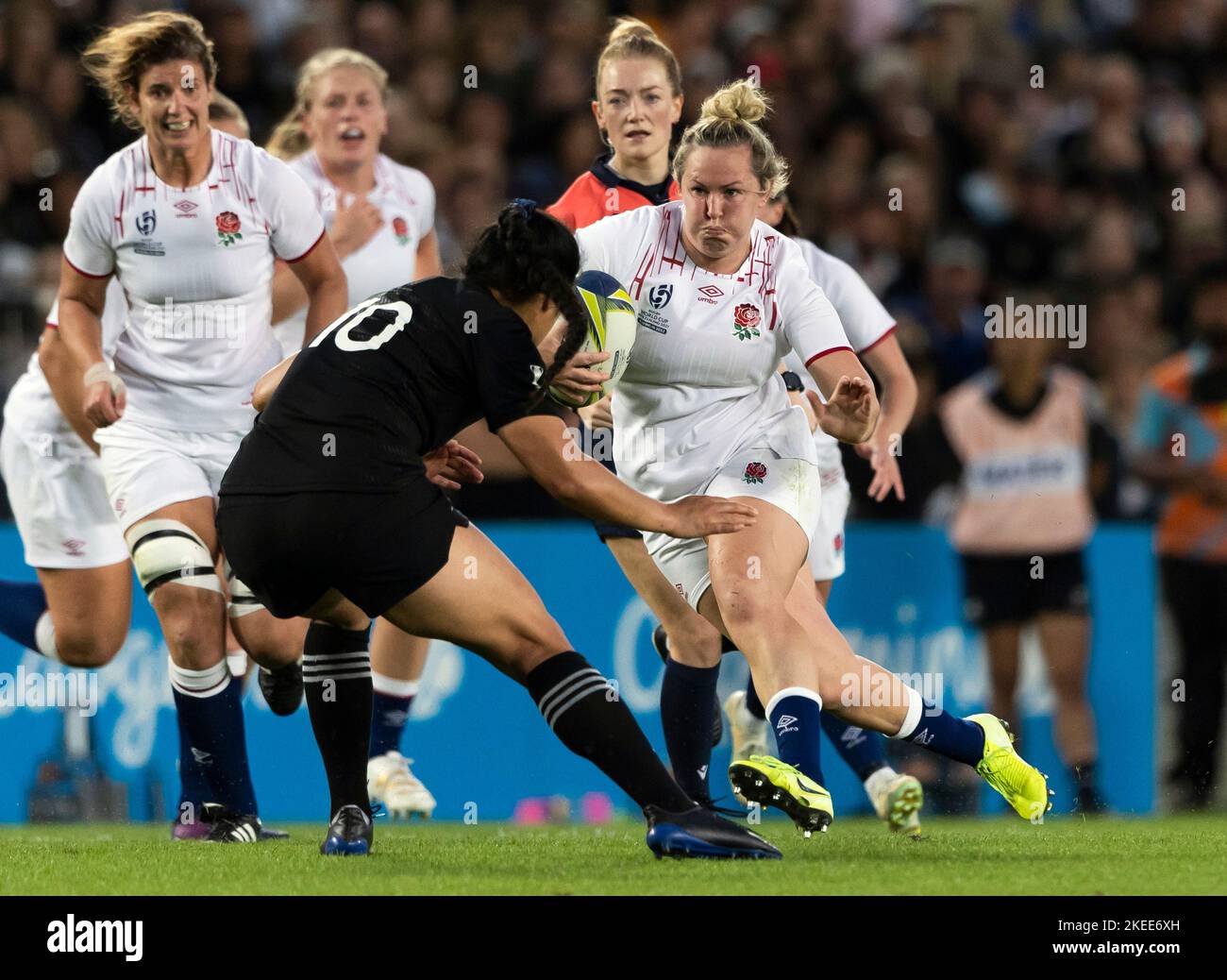 England's Marlie Packer (right) and New Zealand's Ruahei Demant during ...