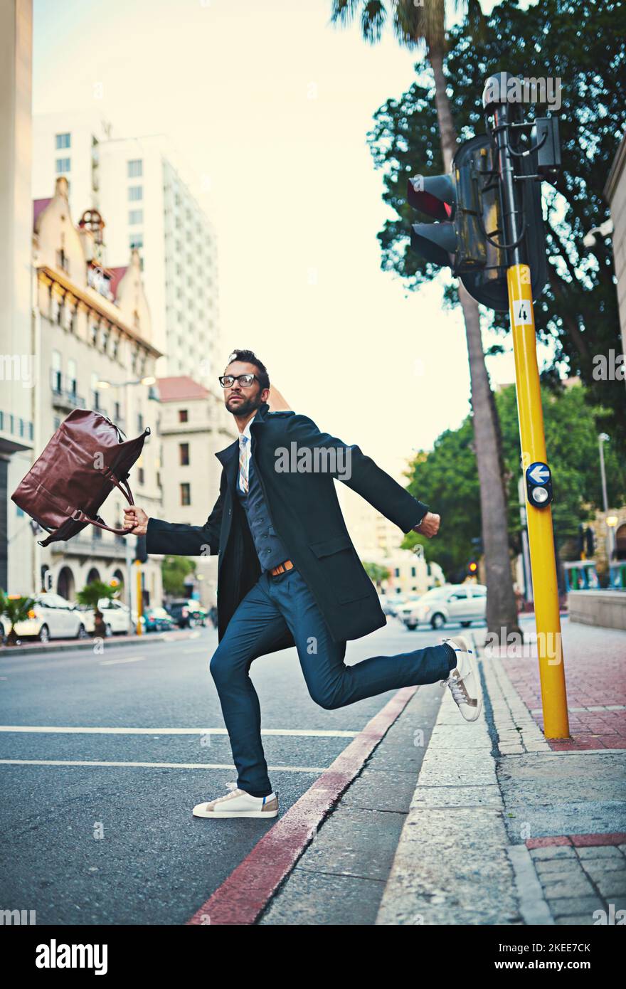 Young people crossing a road hi-res stock photography and images - Alamy