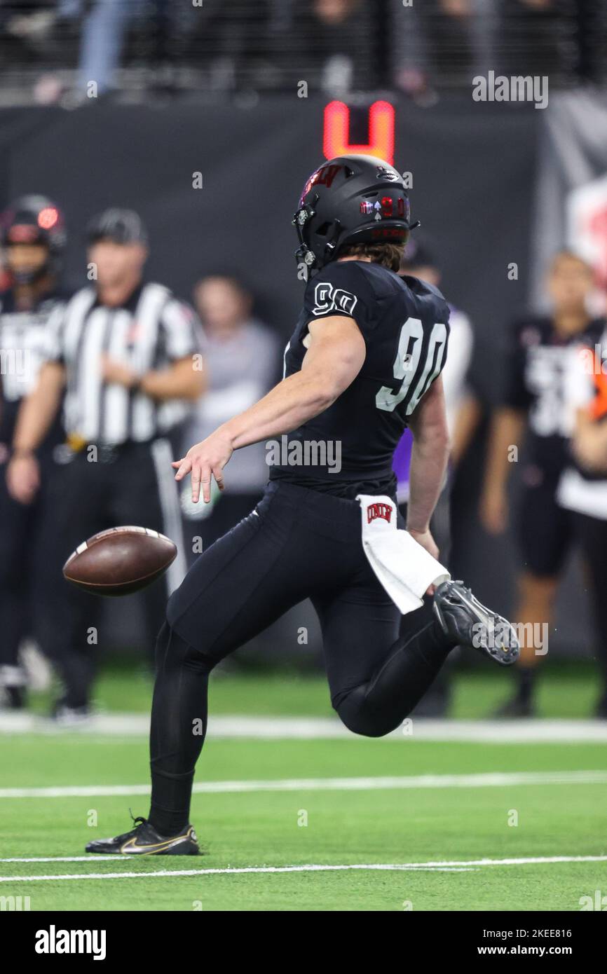 Las Vegas, NV, USA. 11th Nov, 2022. UNLV Rebels punter Marshall Nichols ...