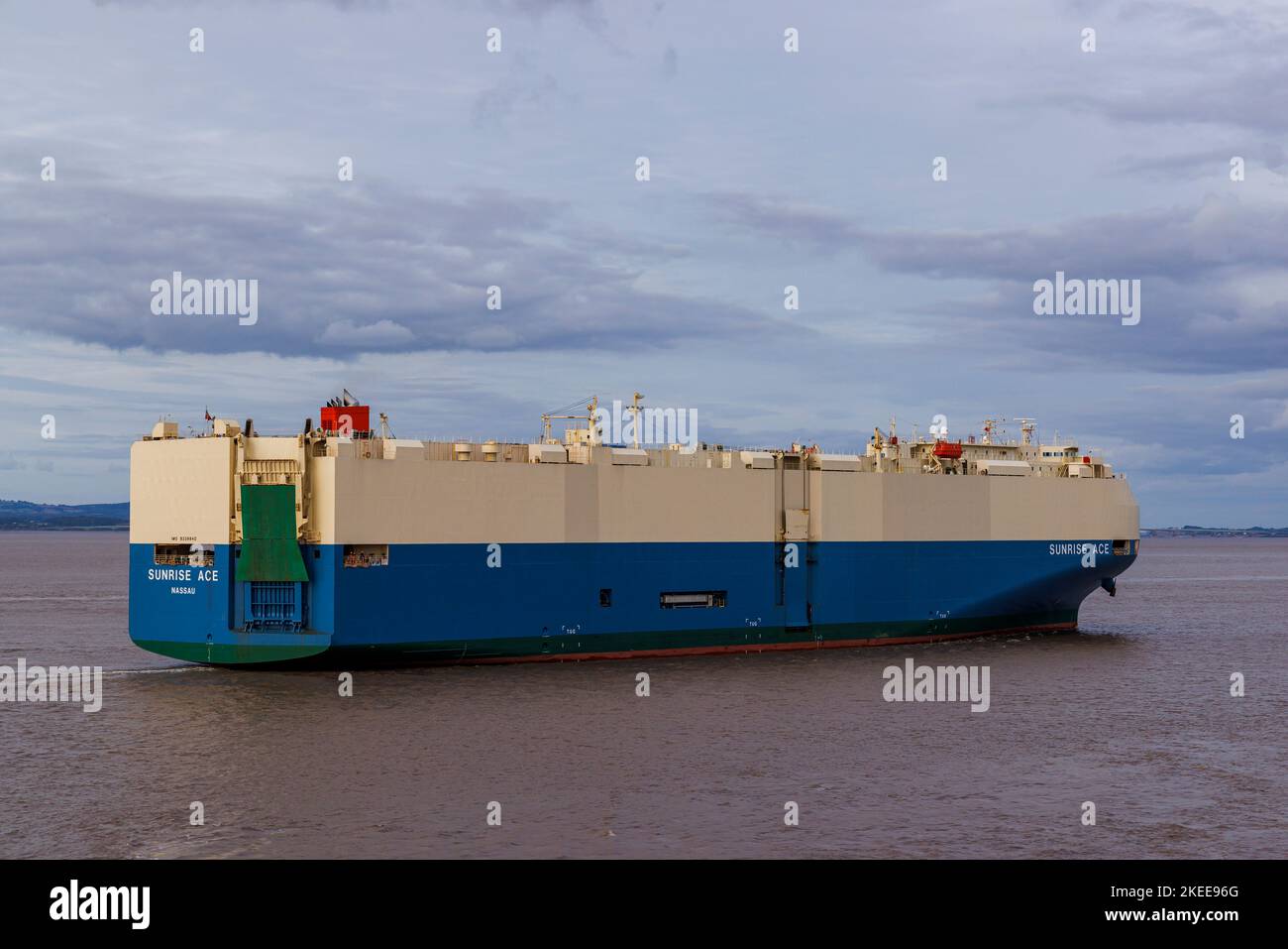 RoRo Sunrise Ace heading into port Stock Photo - Alamy