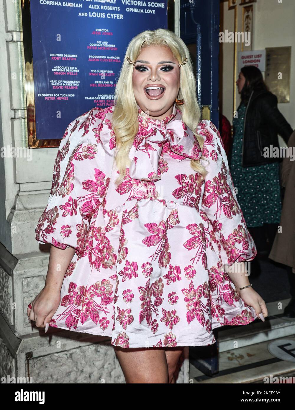 Kitty scott claus hi-res stock photography and images - Alamy