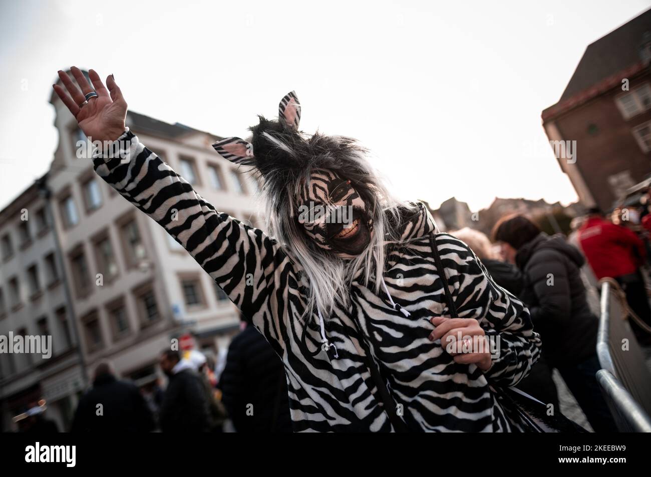 Duesseldorf, Germany. 11th Nov, 2022. A female carnival participant is ...