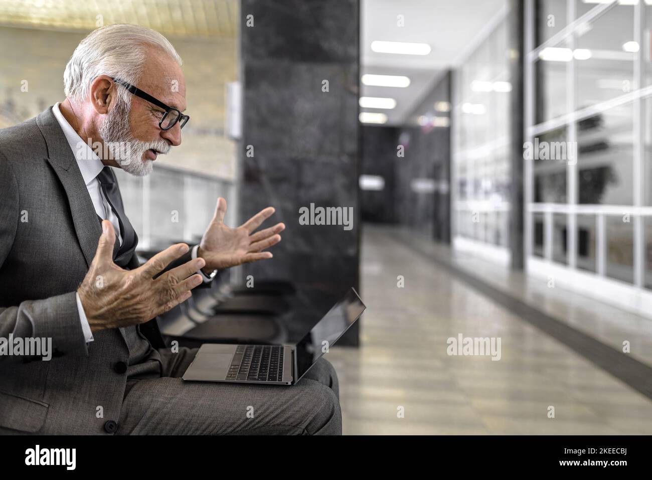 Videocall business one on one hi-res stock photography and images - Alamy