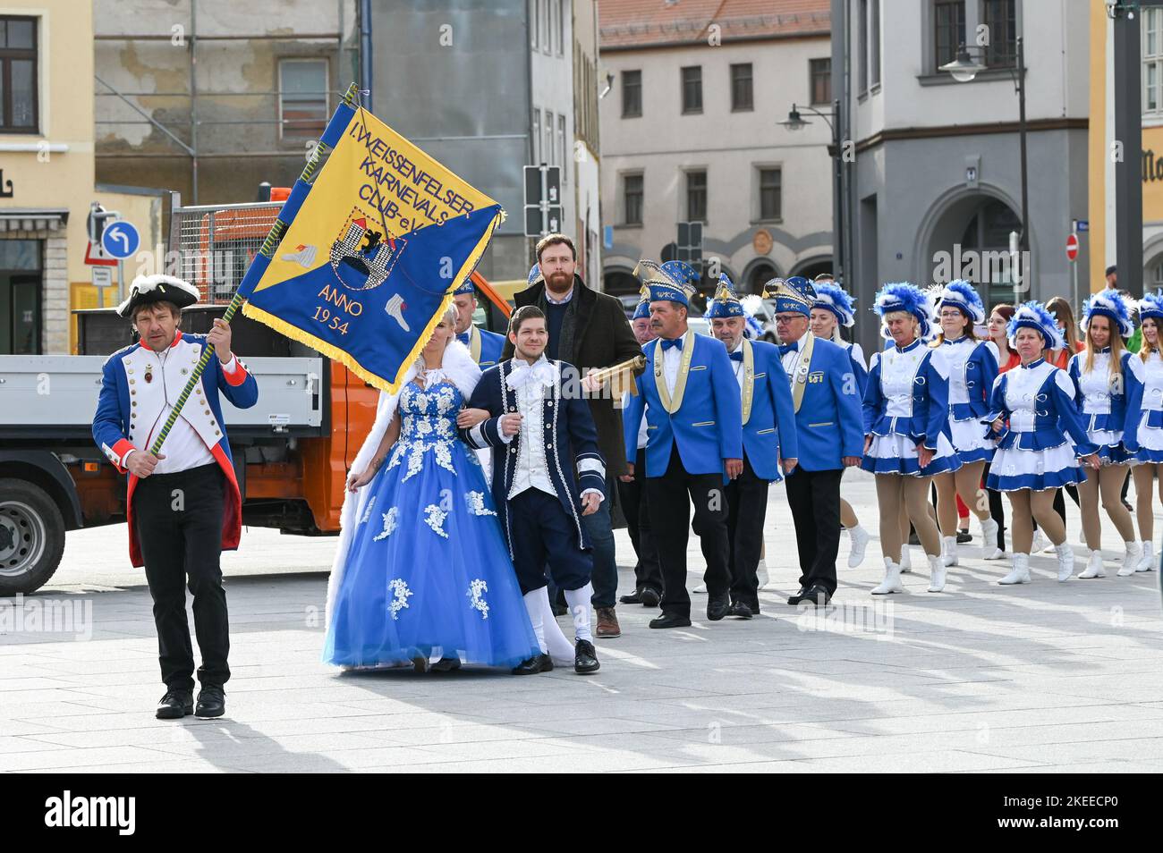 10 November 2022, Saxony-Anhalt, Weißenfels: The carnivalists picked up ...