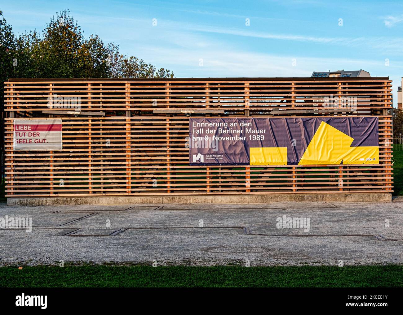 Remember the Fall of the Wall 9 November 1989 Poster on 23rd ...