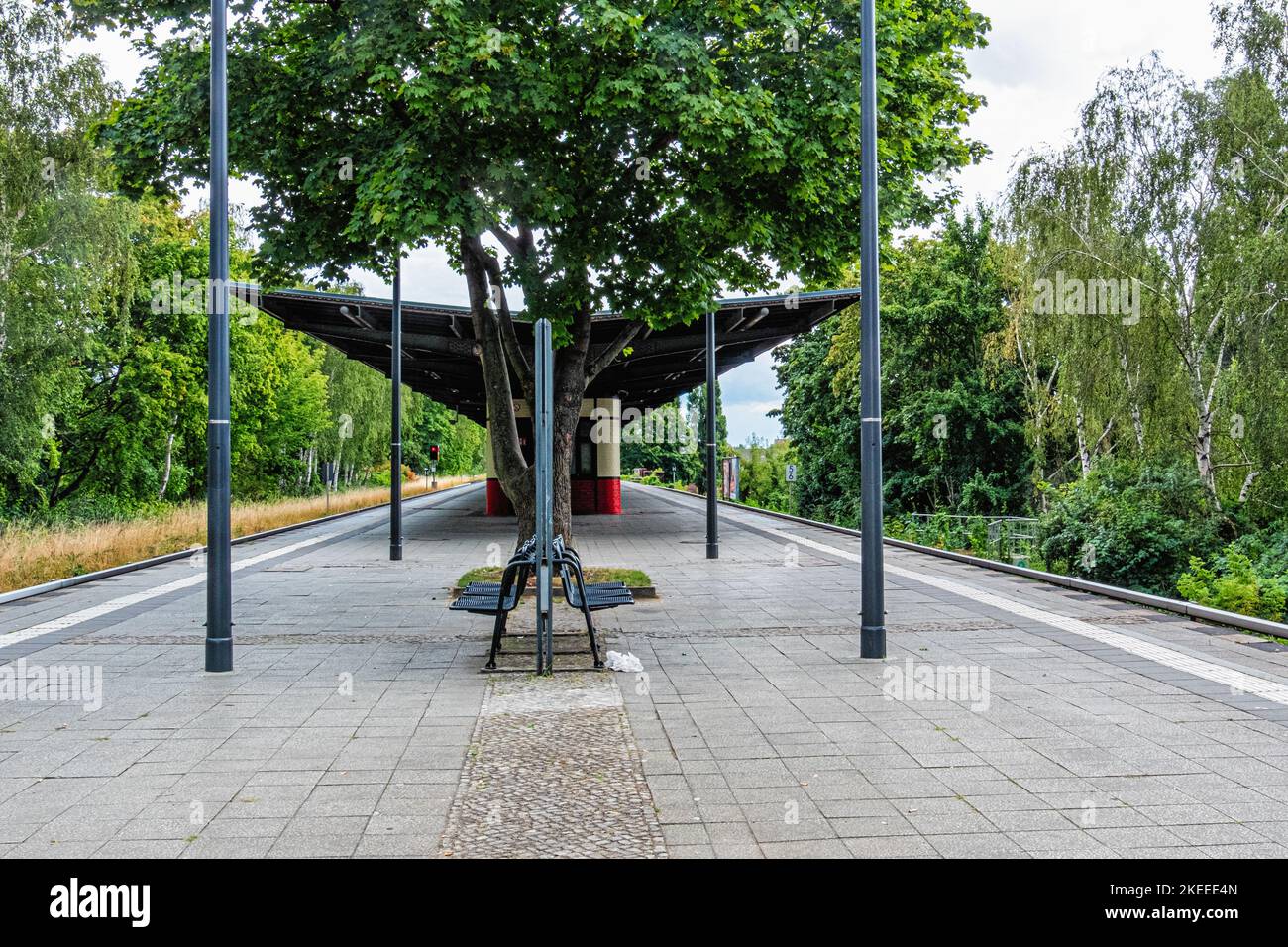 S Wilhelmsruh, S-bahn railway station serves S1 & S26 lines ...