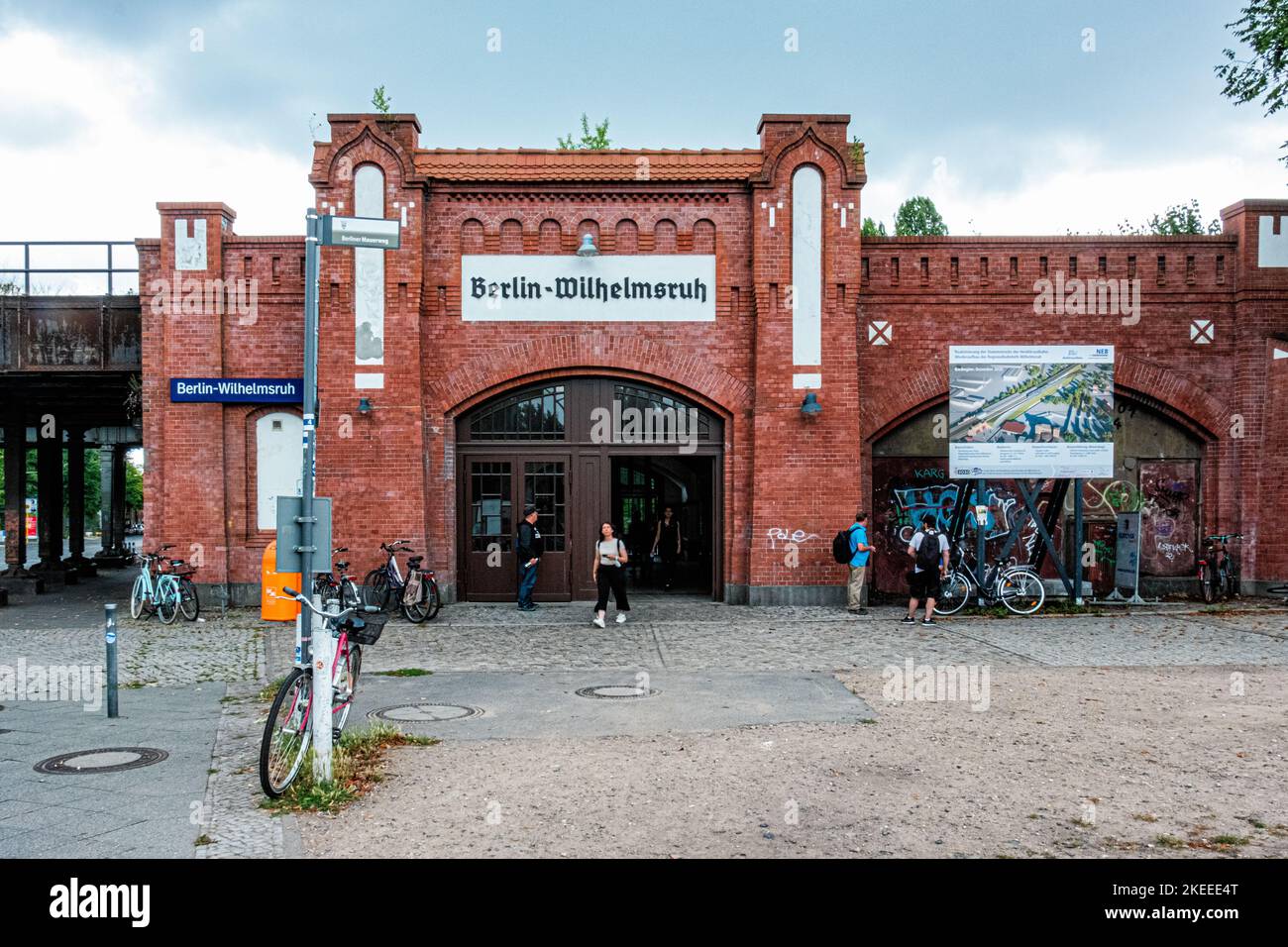 S Wilhelmsruh, S-bahn railway station serves S1 & S26 lines ...