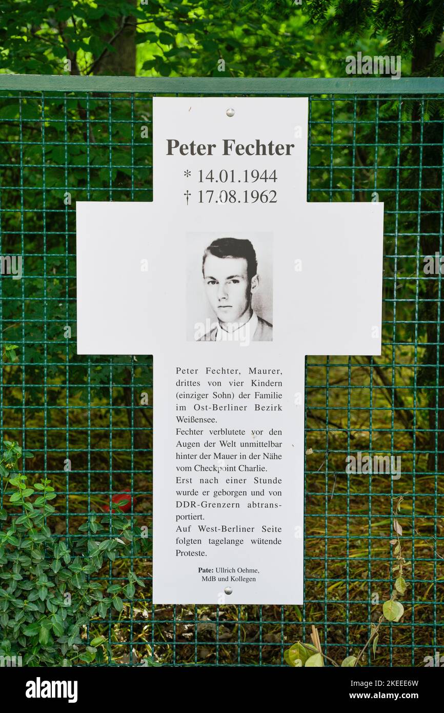 Peter fechter hi-res stock photography and images - Alamy