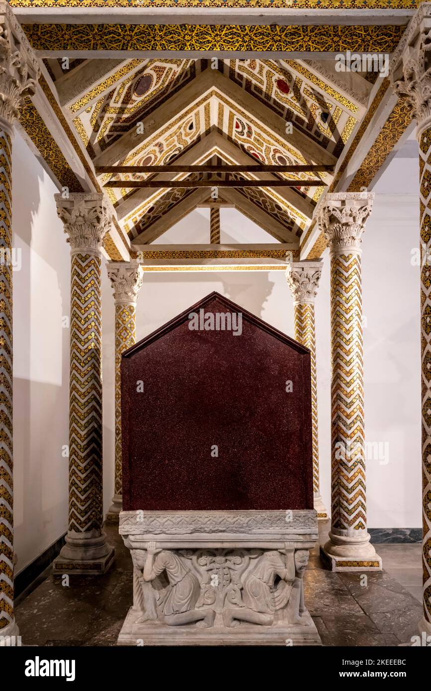 The Royal Tombs At Palermo Cathedral, Palermo, Sicily, Italy Stock ...