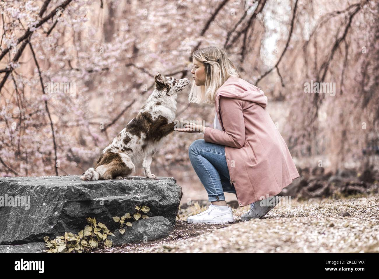 Australian women kiss hi-res stock photography and images - Alamy