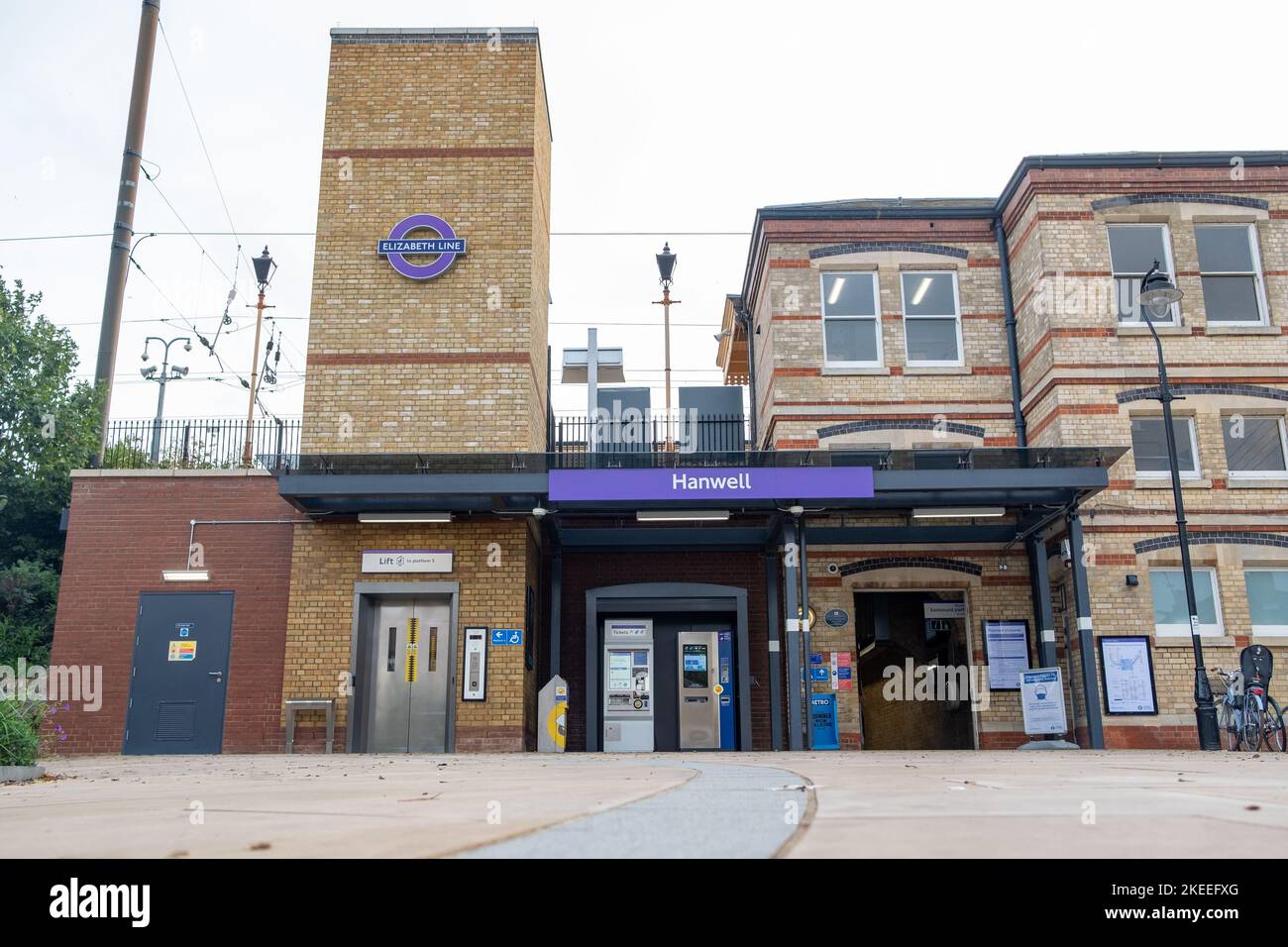 London- November 2022: Hanwell Station, a mainline station in Ealing ...