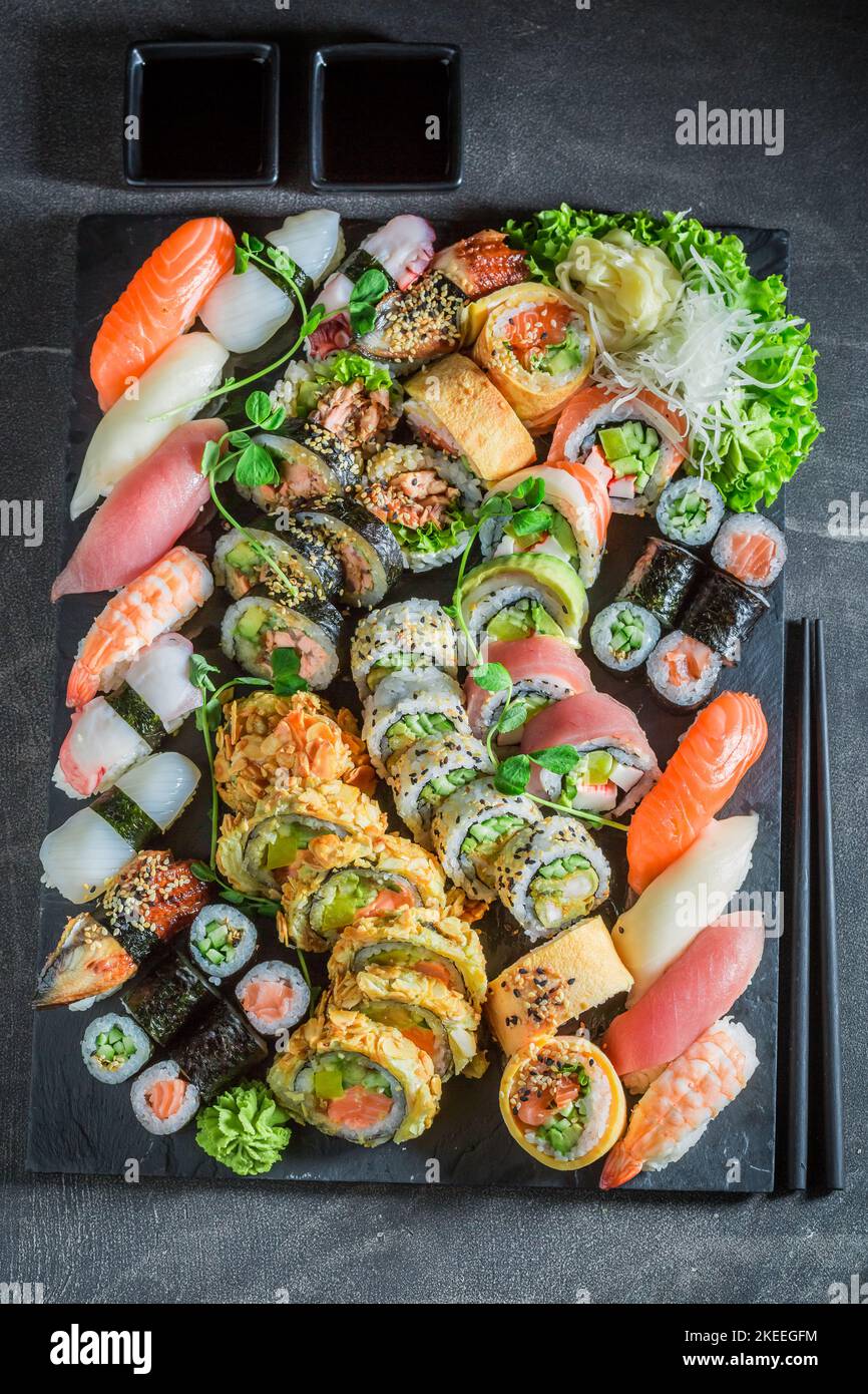 Top down view of sushi roll hi-res stock photography and images - Alamy