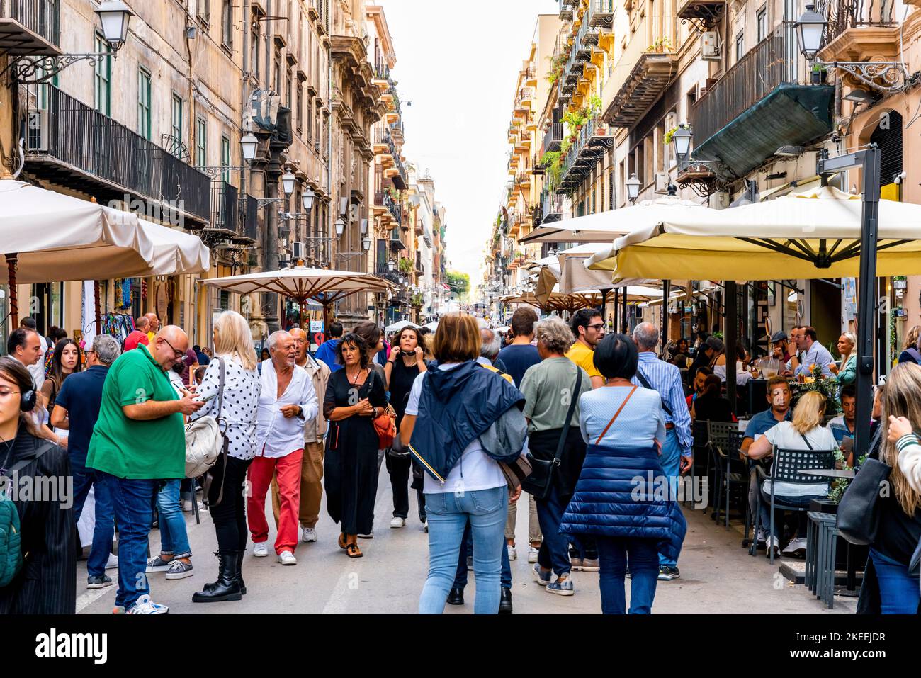People Walking Down The Via Maqueda, Palermo, Sicily, Italy Stock Photo ...