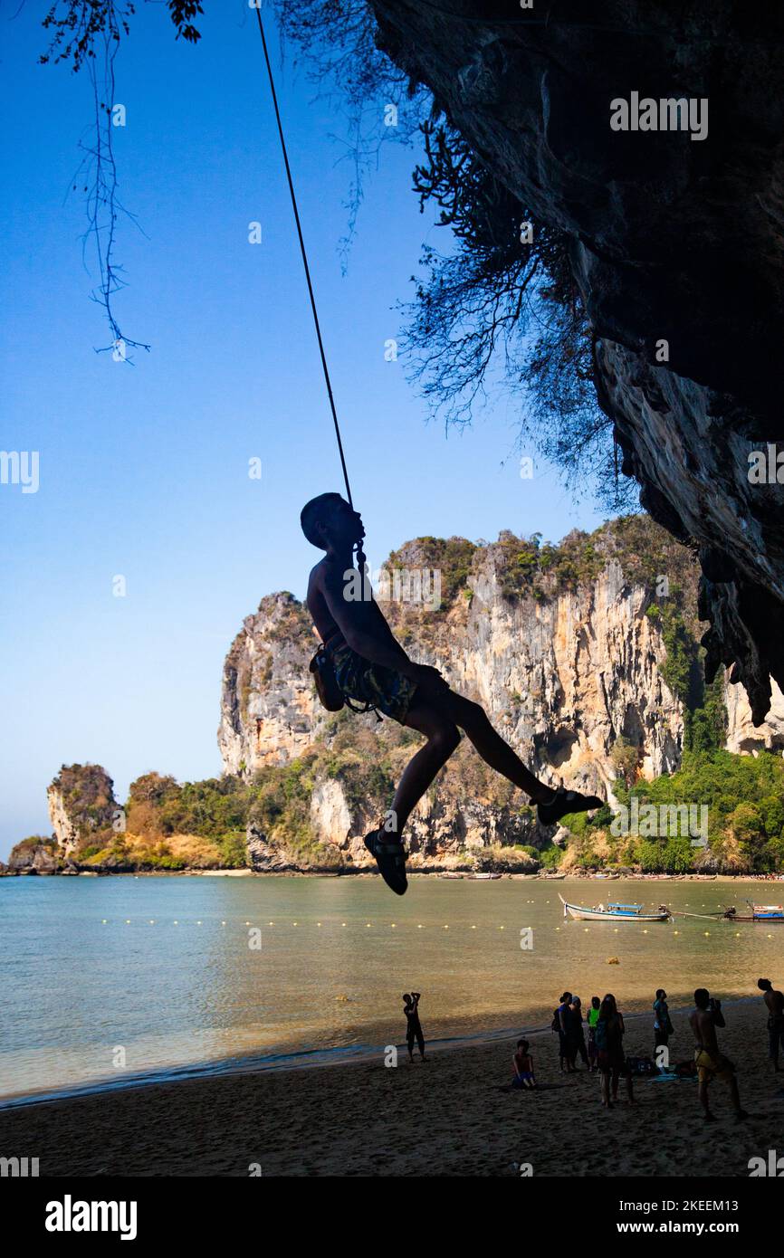 Rock wall silhouette sea hi-res stock photography and images - Alamy