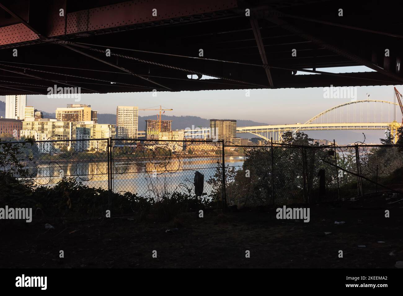 Portland, OR, USA - Oct 14, 2022: Day view of the Willamette River and ...