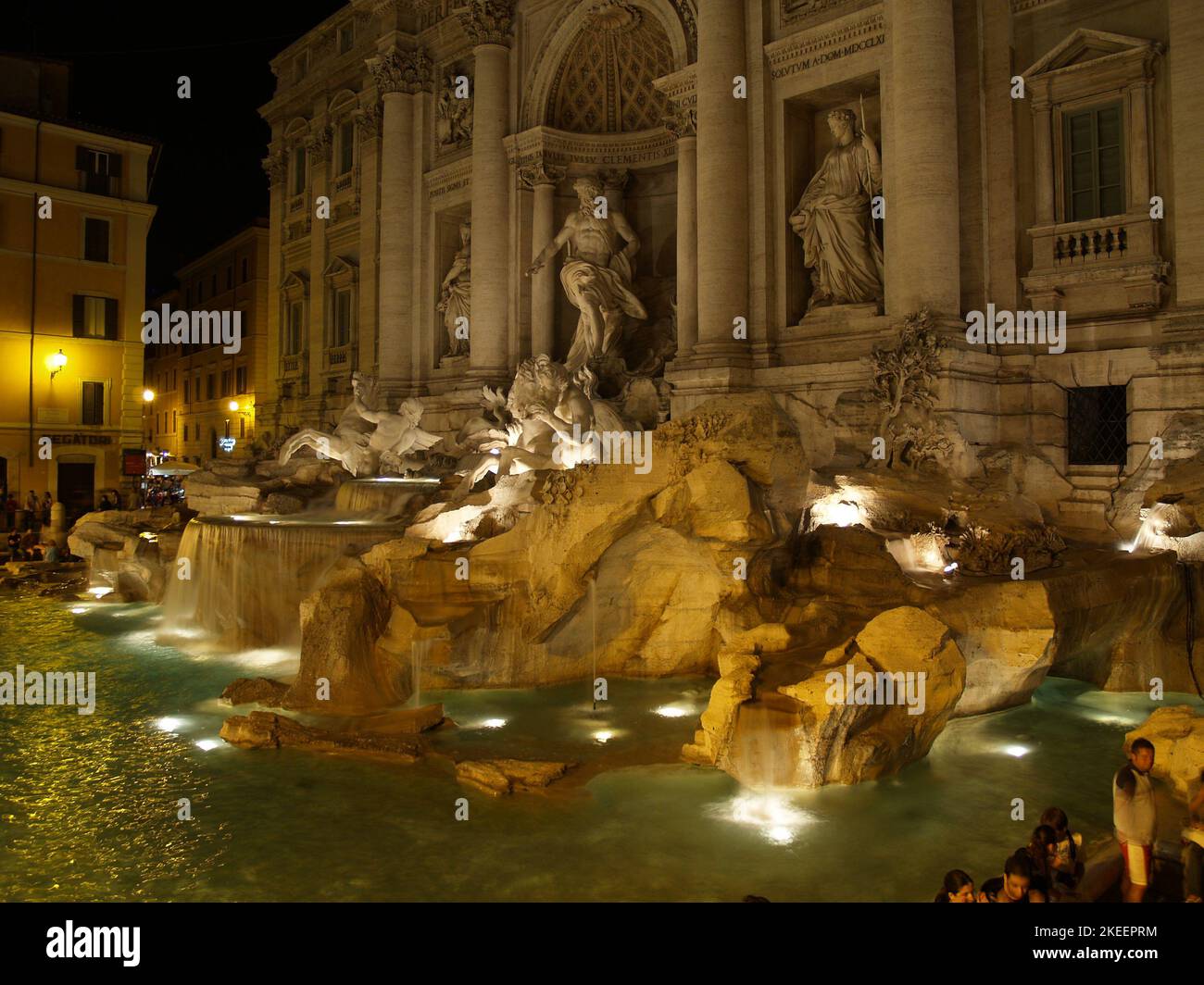 Fontana di trevi coins hi-res stock photography and images - Alamy