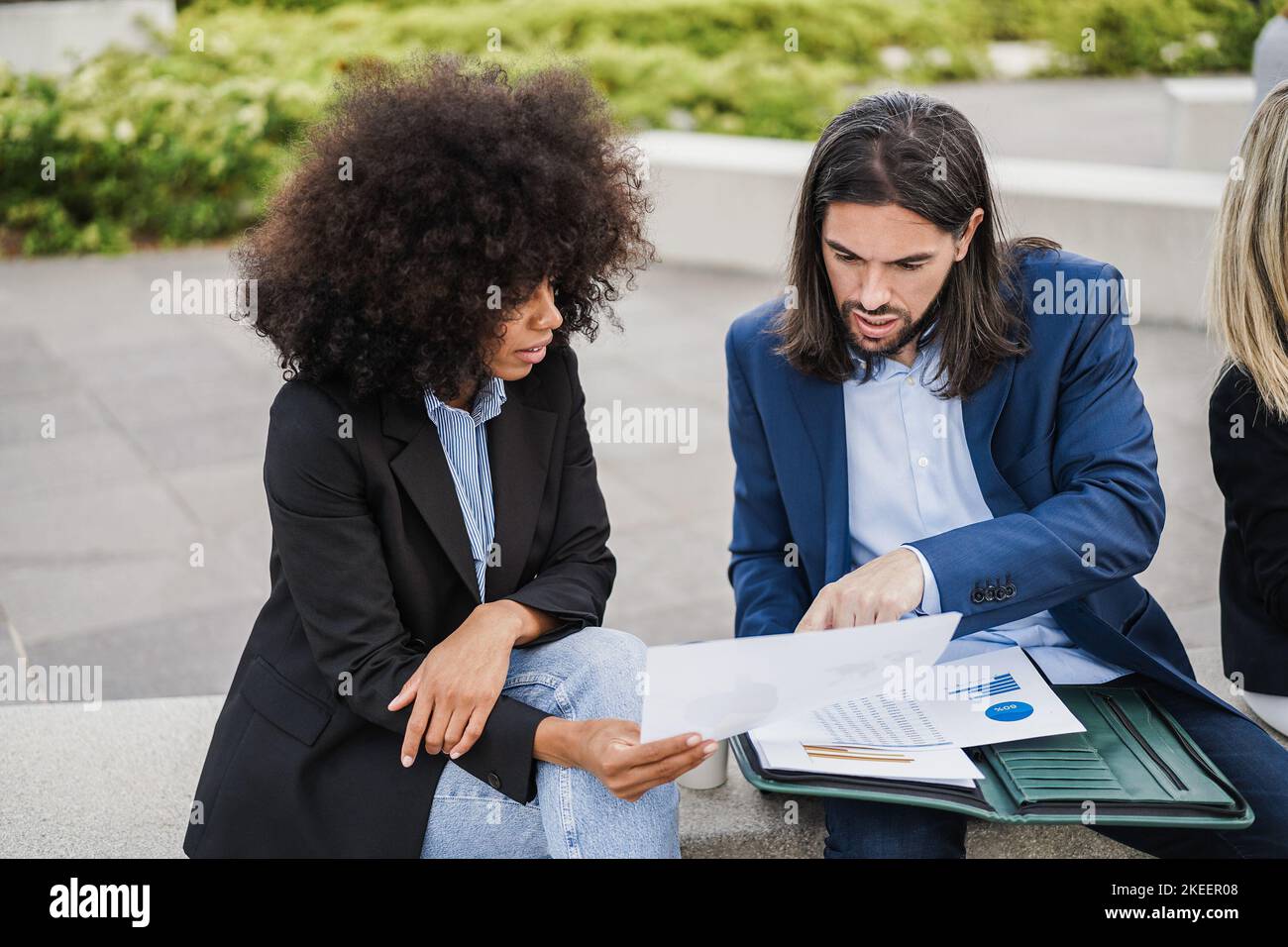 Diverse business meeting park hi-res stock photography and images - Alamy