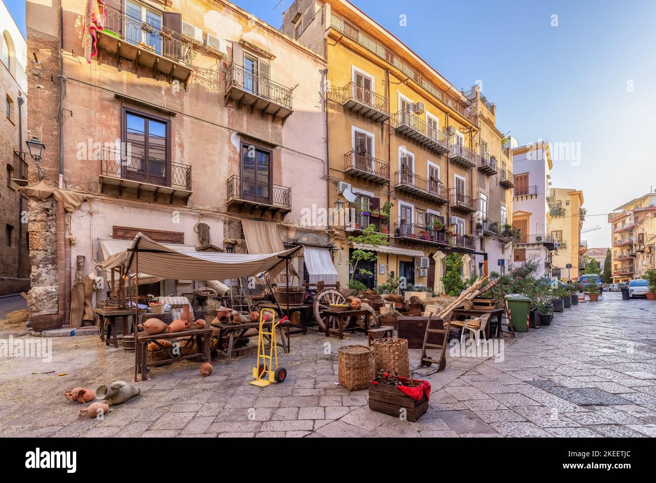Old Apartment Buildings in Urban Downtown City Streets of Palermo ...