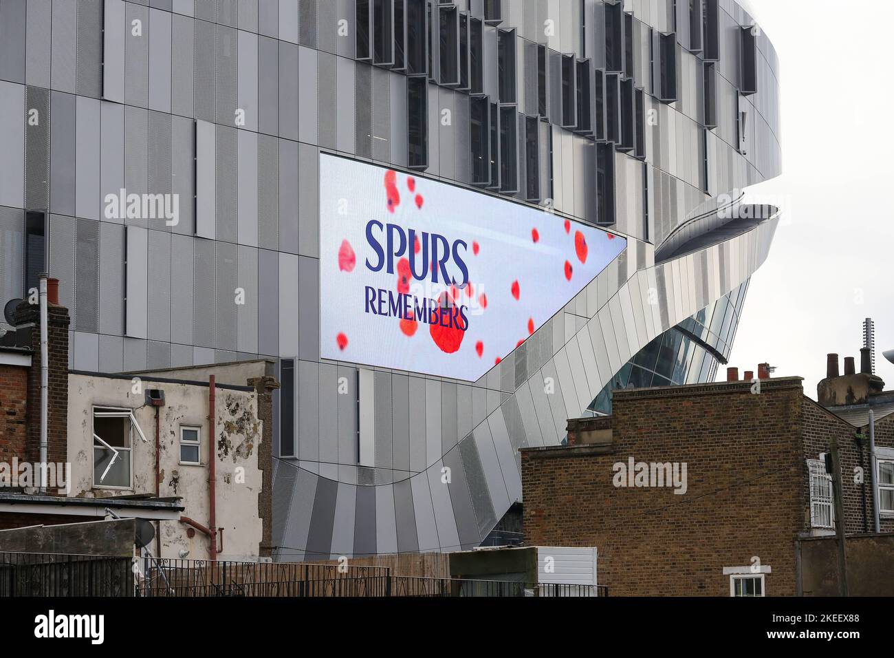 Football giant screen london hi-res stock photography and images - Alamy