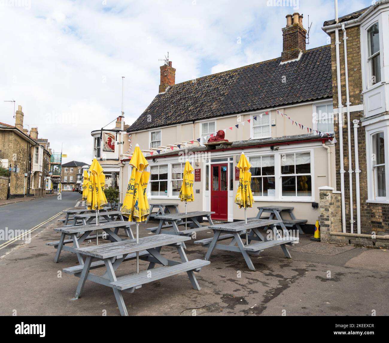 Adnams The Red Lion pub Queen Street Southwold suffolk 2022 Stock Photo ...