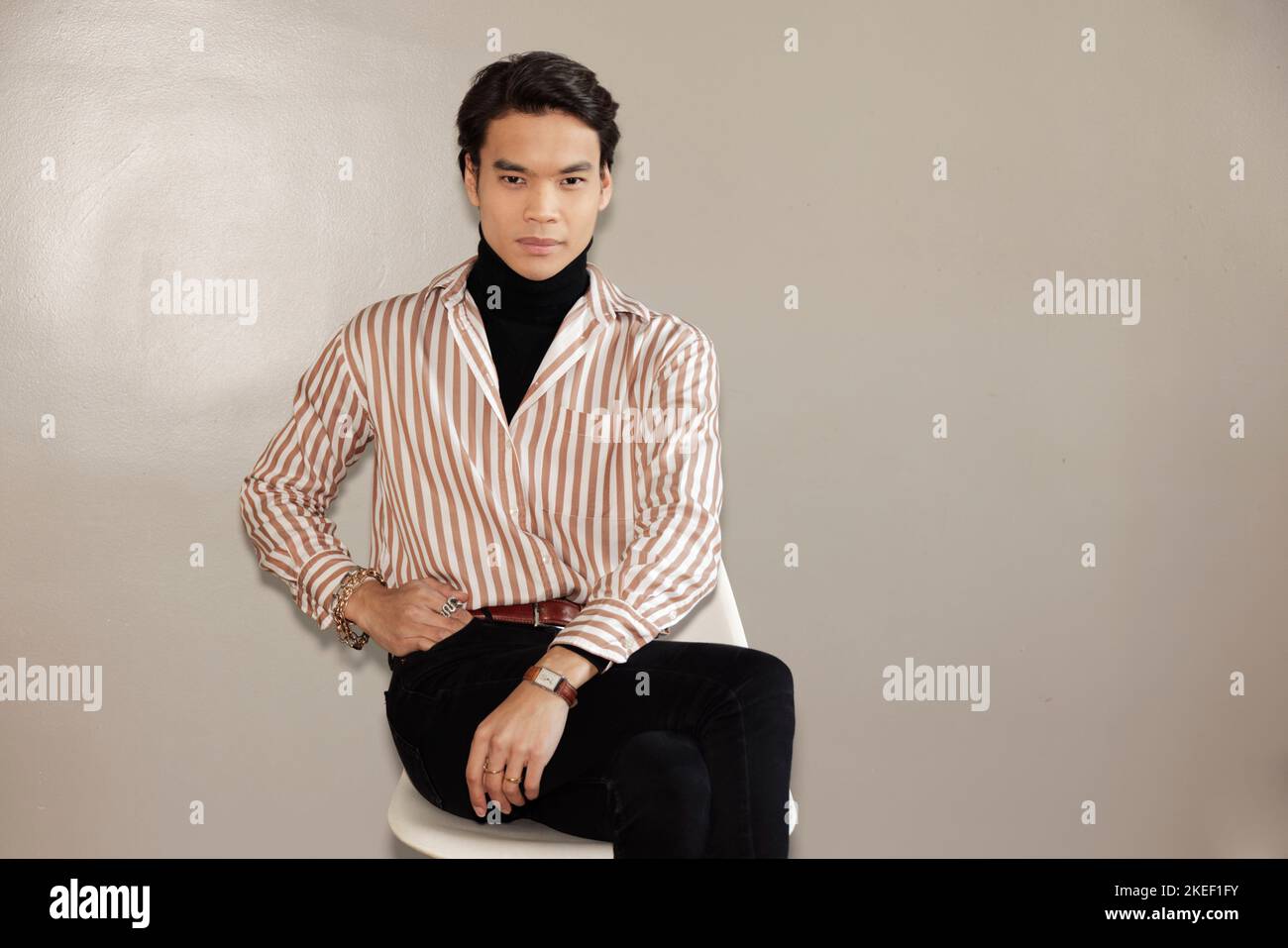 Paris, France. 11th Nov, 2022. Model Jeremy Bellet poses for ...