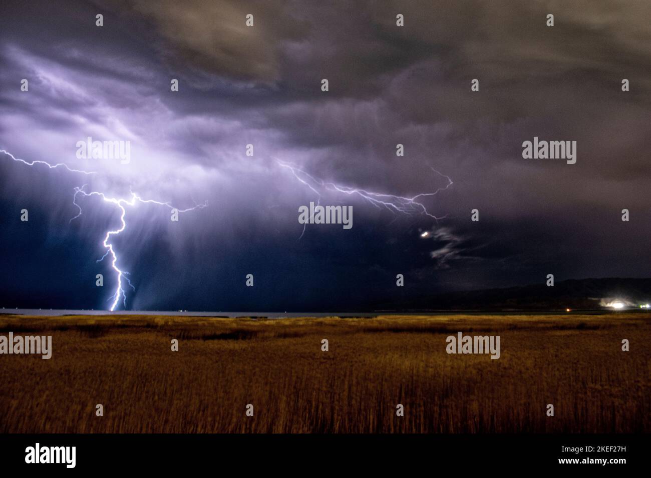The lightning in the night sky Stock Photo - Alamy