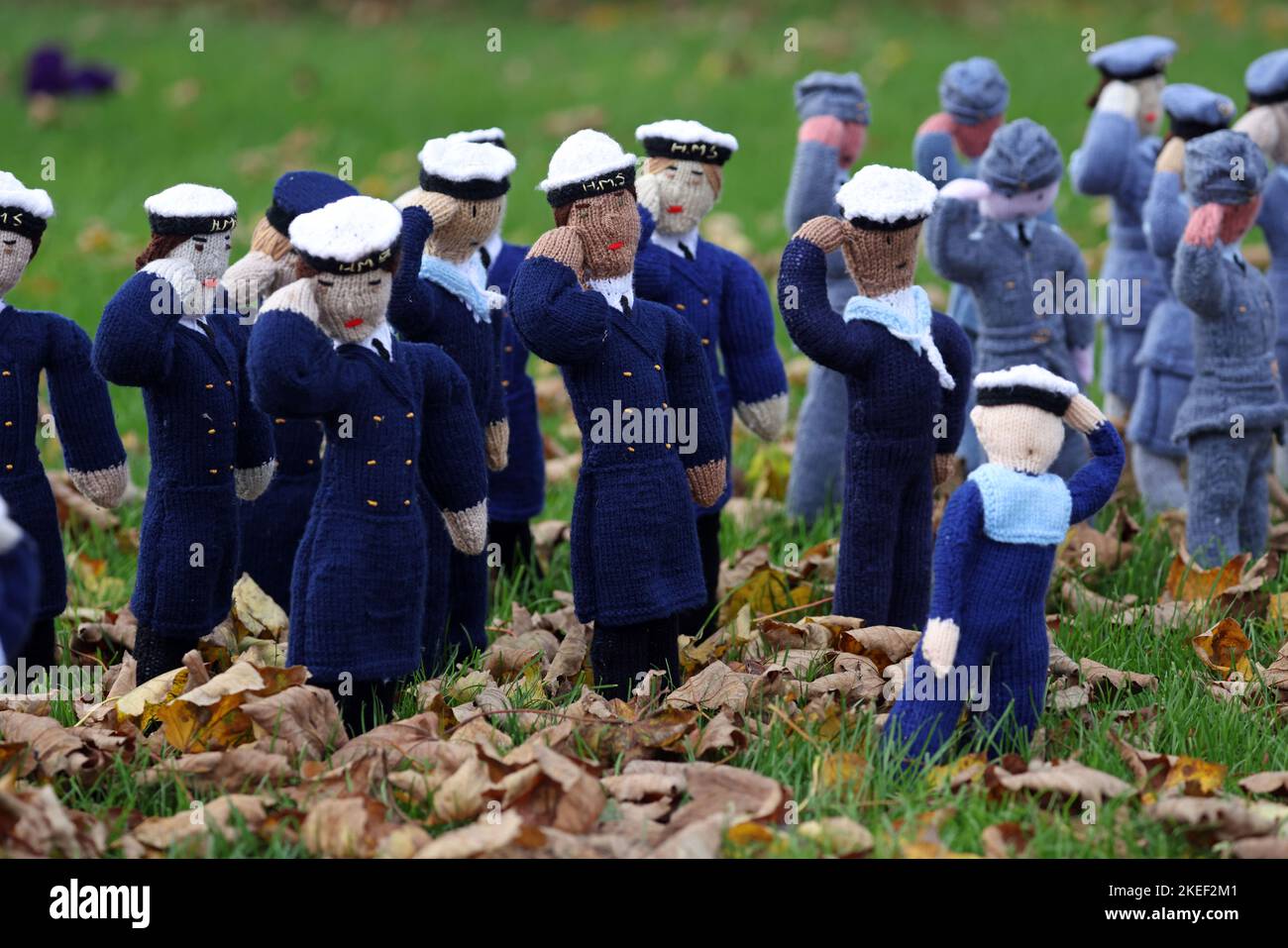 Knitted remembrance figures hi-res stock photography and images - Alamy