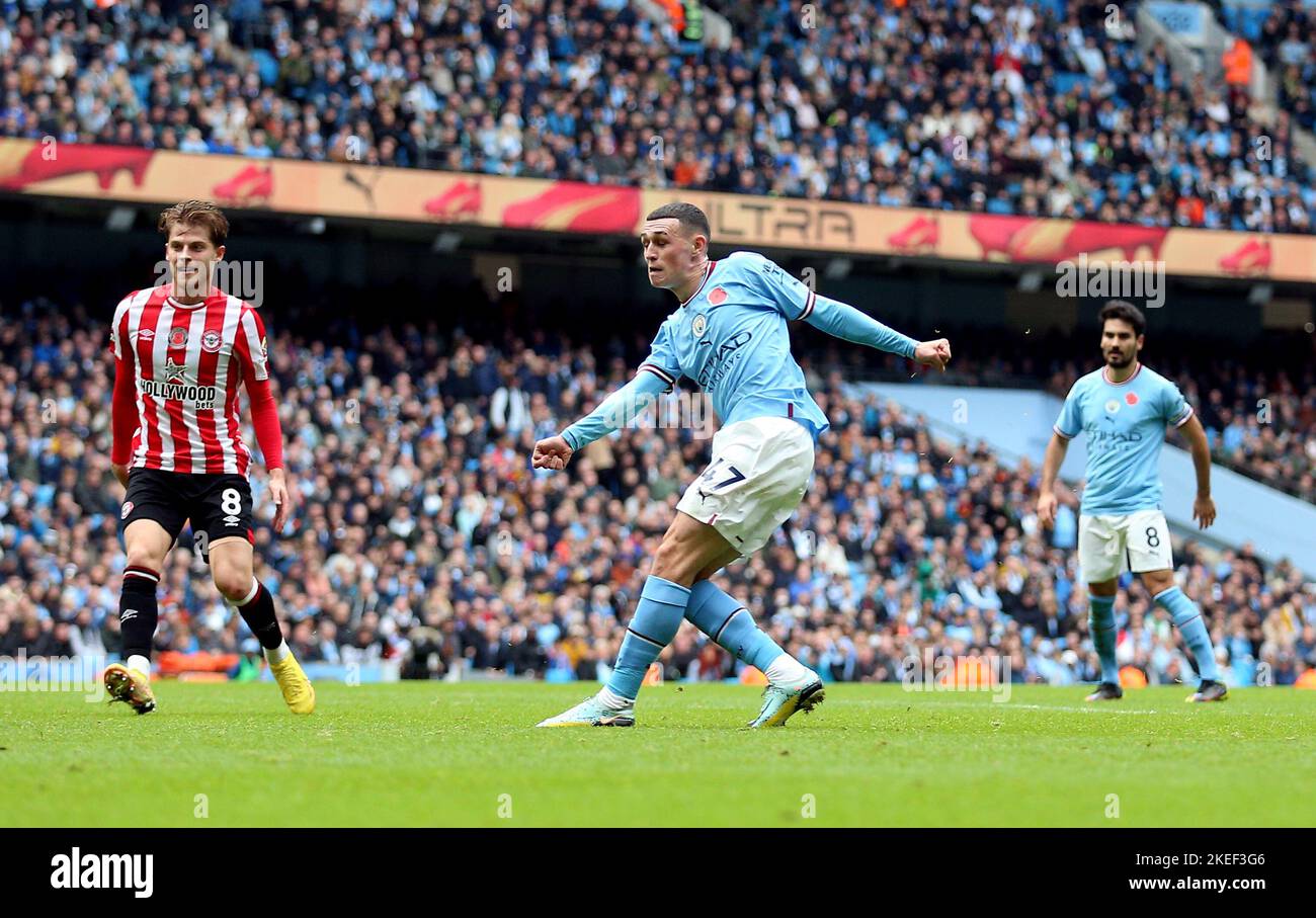 Manchester City's Phil Foden scores his sides first goal to level the ...