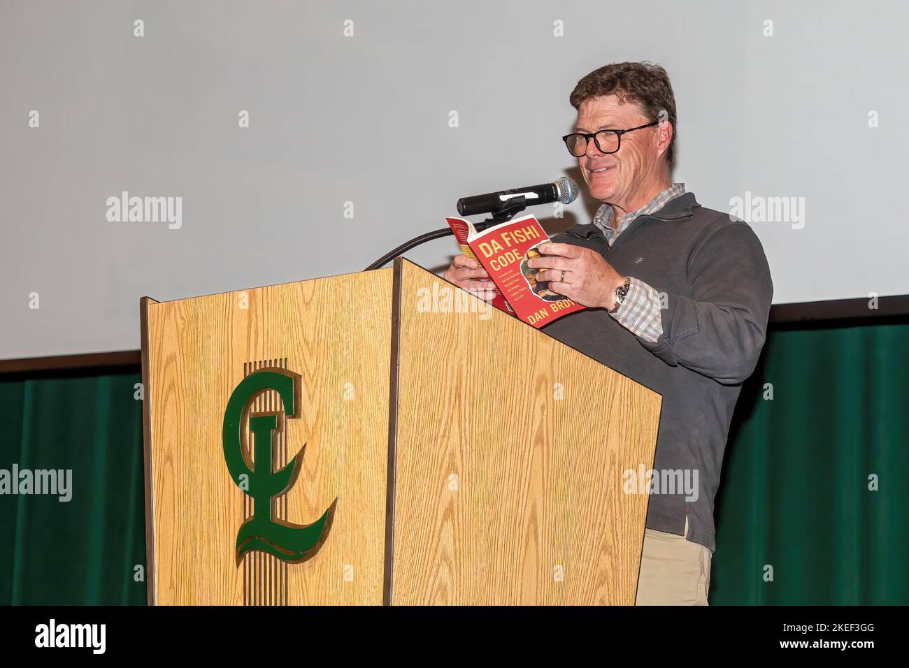 Author Dan Brown reading from his book "Da Fishi Code" at the Chisago ...