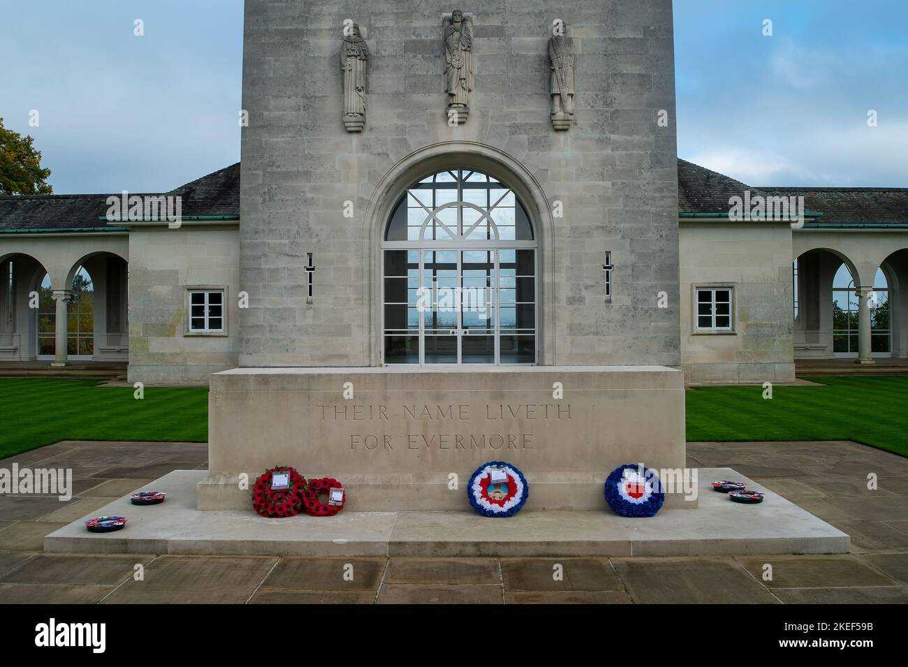 Englefield Green, Surrey, UK. 12th November, 2022. Wreaths, poppies and ...