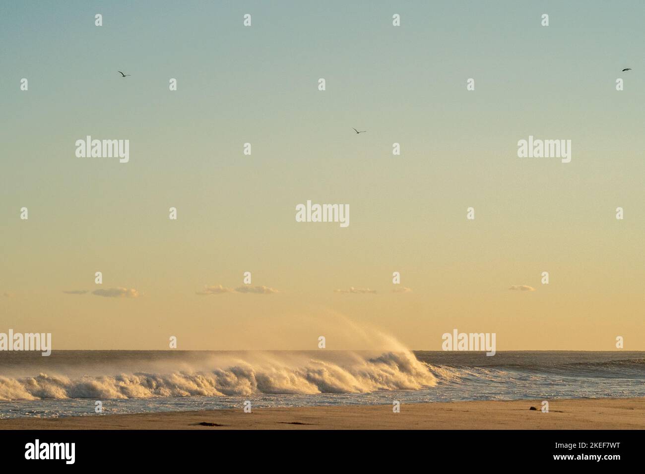 Long island south shore beach of ocean waves crashing on the sand Stock ...