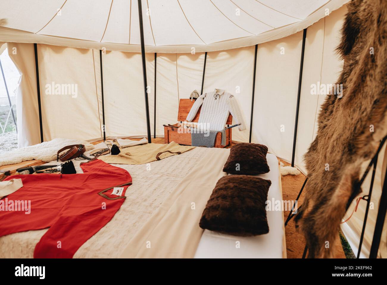 Hunting lodge interior hi-res stock photography and images - Alamy