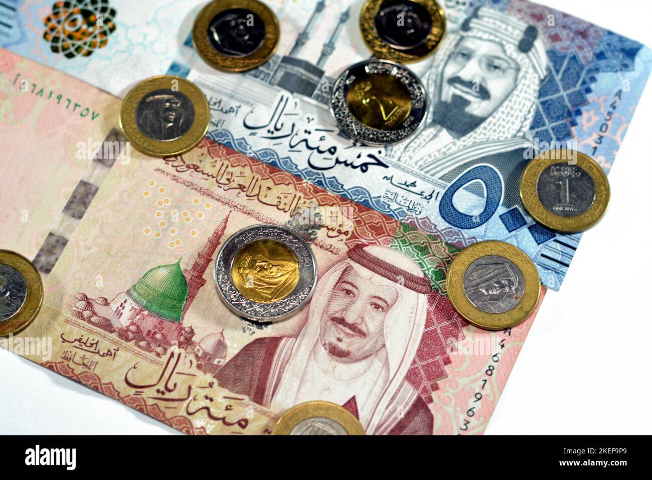 Collection of 500 SAR and 100 SAR Saudi Arabia riyals cash money ...