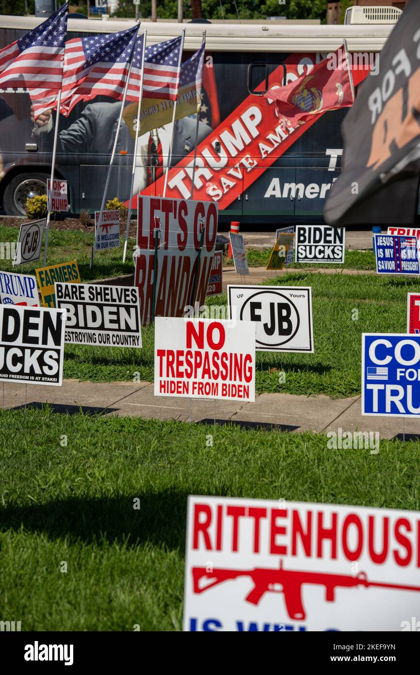 American elections - expressions at 'Trump Town' Boonesmill, Virginia ...