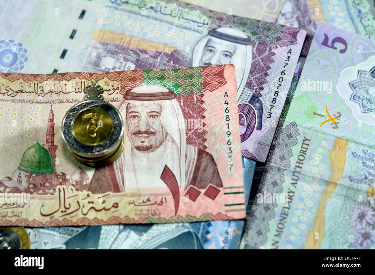 Saudi arabia riyals banknote 500 hi-res stock photography and images ...
