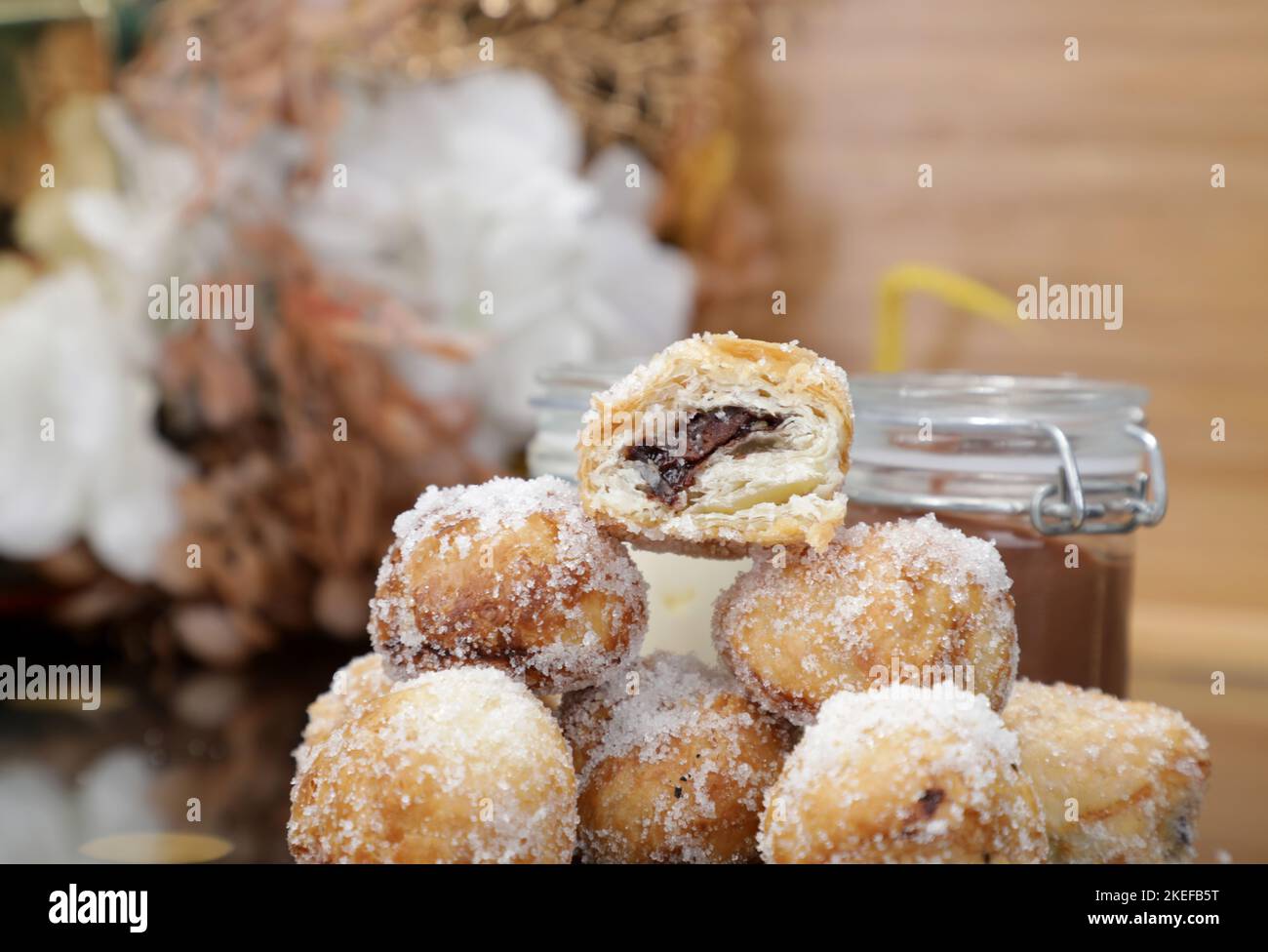 Middle Eastern Phyllo Rolls Sweet Stock Photo - Alamy