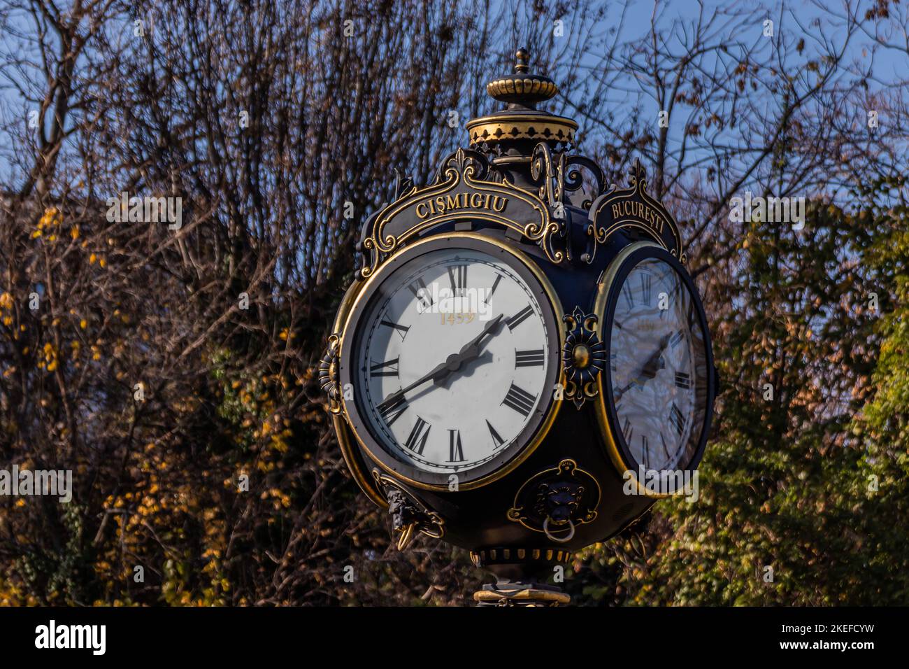 Cismigiu park clock showing time Stock Photo - Alamy