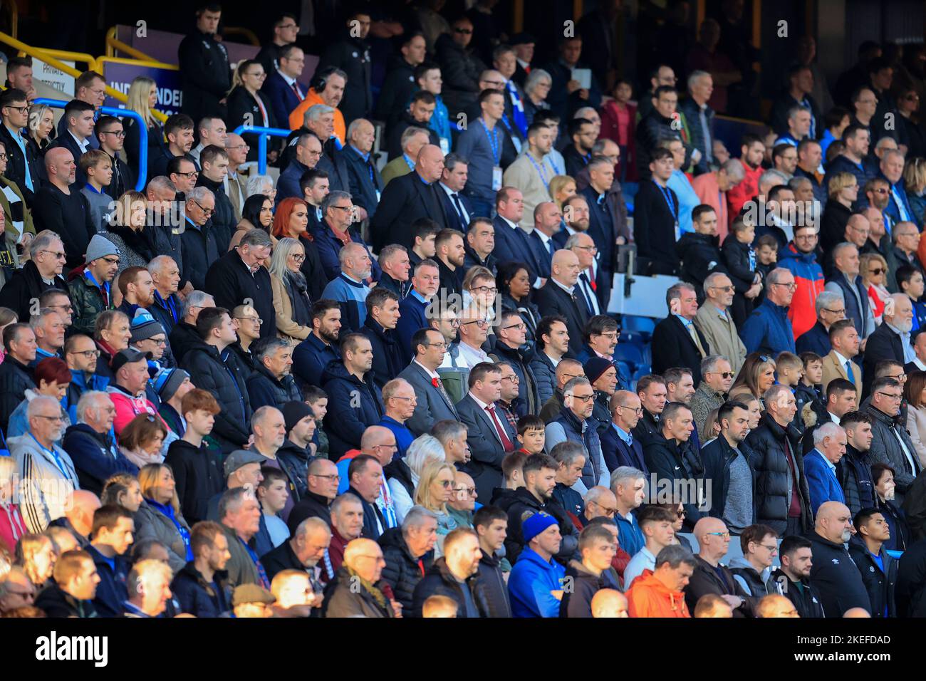 Football crowd remembrance hi-res stock photography and images - Alamy