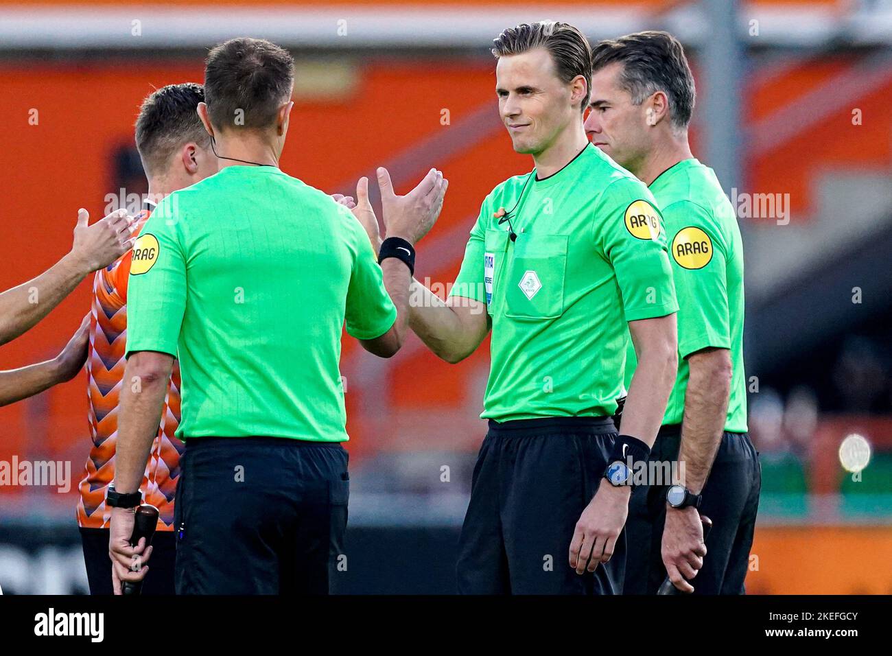 VOLENDAM, NETHERLANDS - NOVEMBER 12: Assistant Referee Mario Diks ...